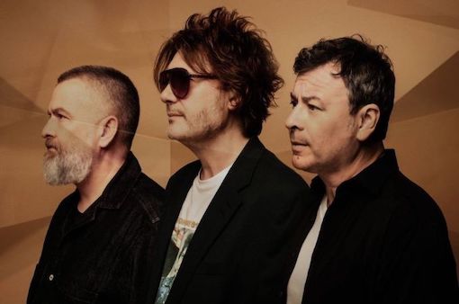 Manic Street Preachers: Publican el nuevo single Decline & Fall - Ecos ...