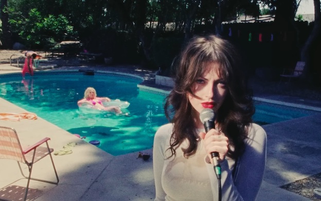 Violet Grohl: Estrena el videoclip de ‘Bug in the Cake’ - Ecos Del Vinilo
